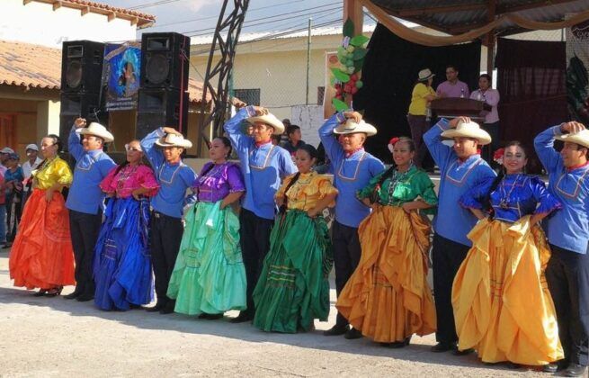 Cuadro de Danzas Folclóricas ARTE-UNAH celebra 41 años de éxitos