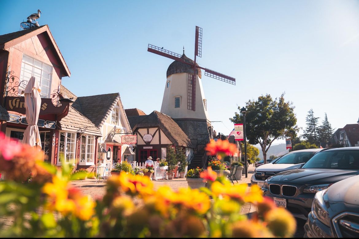 Explora el Encanto Europeo en Solvang, California
