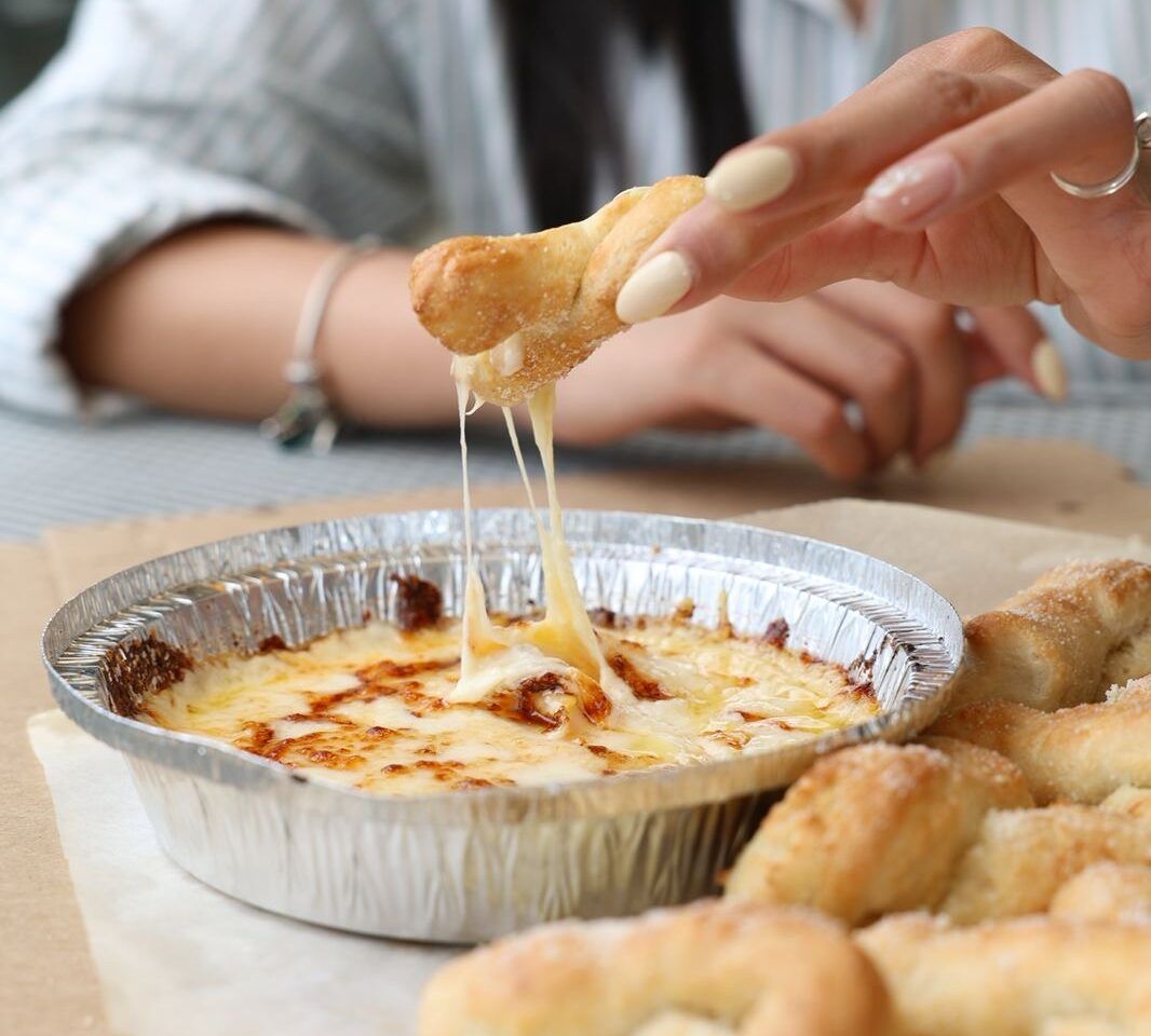 Domino’s presenta su nuevo Dip “4 Cheese”: una explosión de sabor para ...
